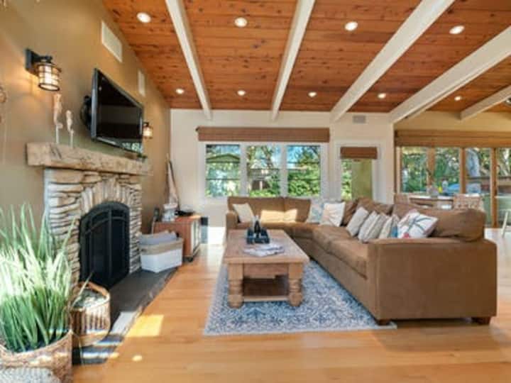 Luxury Beach-house With Tennis & Basketball Courts - Santa Cruz, CA