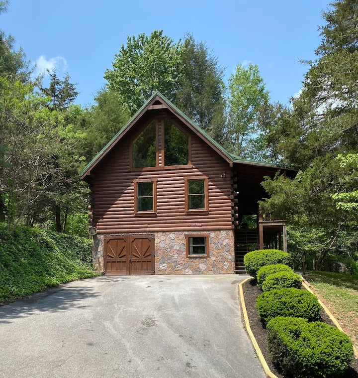 Amber Twilight - Pigeon Forge, TN