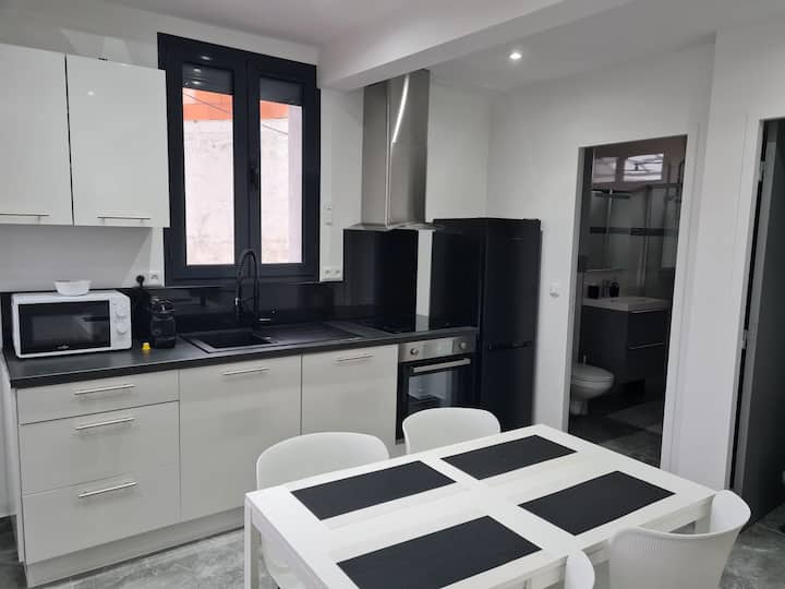 Appartement Spacieux Et Agréable - Les Lilas