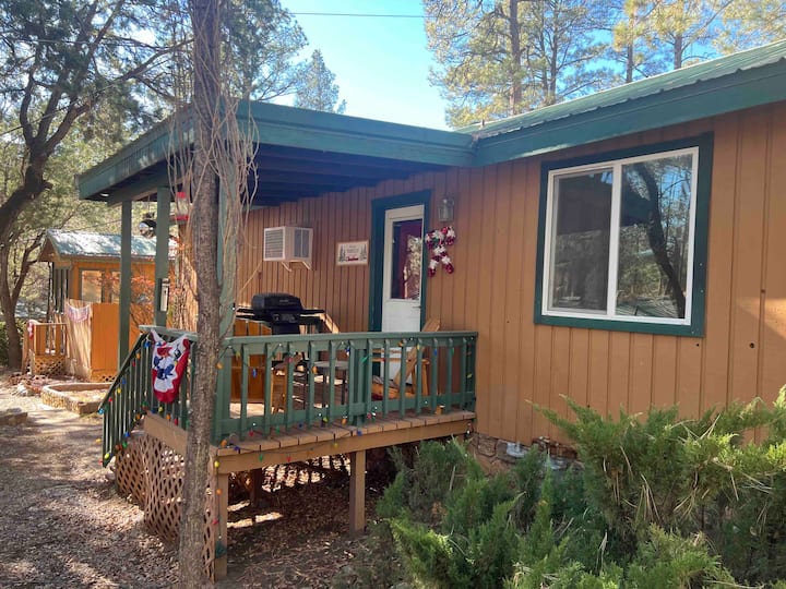 Salmon Run - Cozy Studio @ Whispering Pine Cabins - Ruidoso, NM