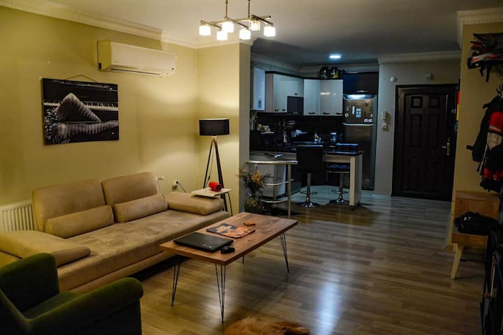 Lara 'Da
Falezlere 900 Metre Bahçe Katı
2+1 - Antalya