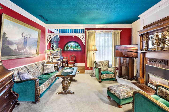 "Victorian Suite" In Historic Fairhaven Home - Bellingham, WA