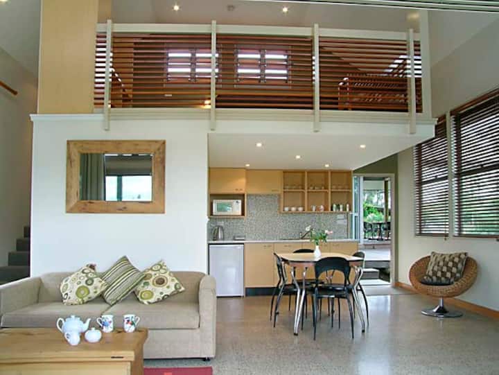 Cosy Cottage  -  Views,vineyards,cafes - Pokolbin