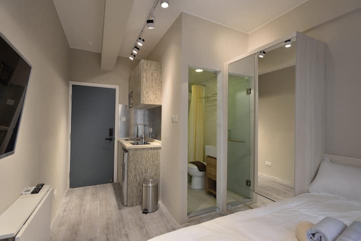 Bonham Strand West Luxury Studio *7b - Sai Ying Pun