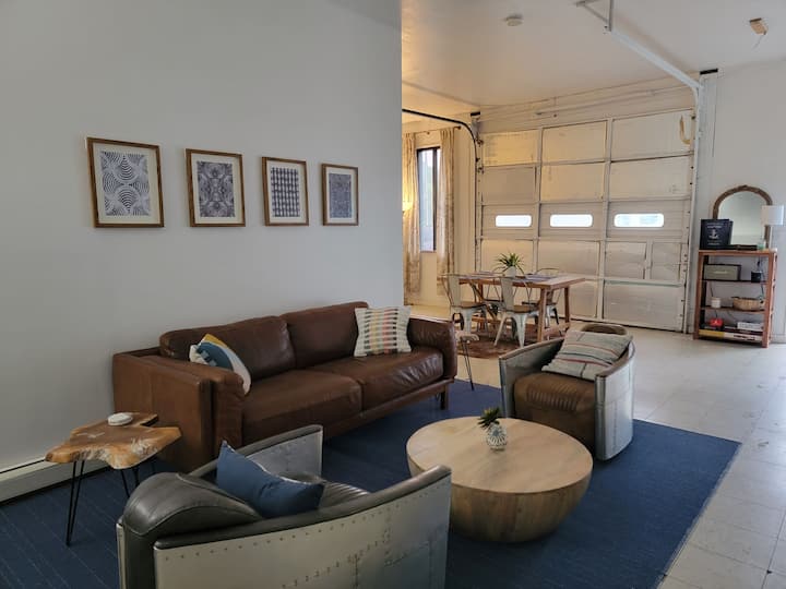 Nautical Charm: Kingston Waterfront Hideout - Kingston, NY