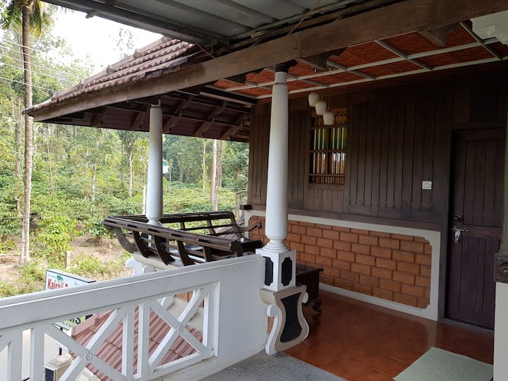 Kairali Palace Home Stay "Heritage " - Thekkady