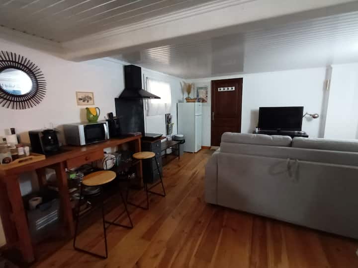 Studio Dans Résidence Principale  Avec Parking - Sète