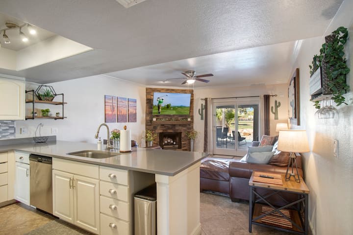 Quiet Desert Oasis On Golf Course / Heated* Pool - Mesa, AZ