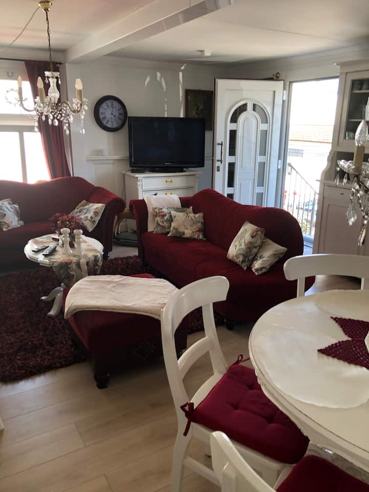 Wohnen Im Container 1 Og
In M. Kleinen Oase 60 Qm - Stuhr