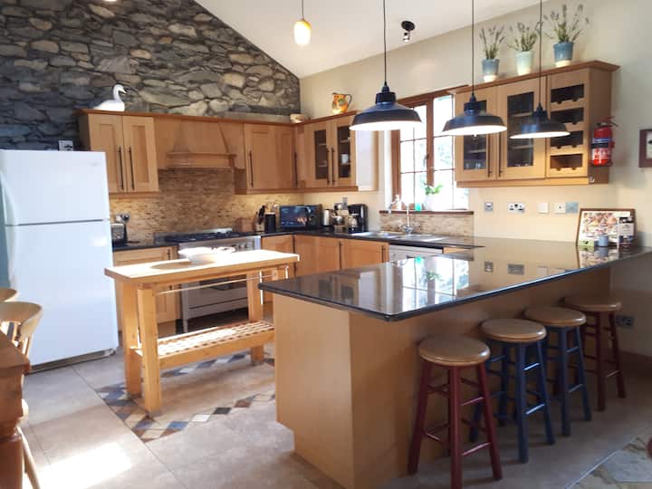 Teach Mor Cottage - The Priory Courtyard Killarney - Killarney