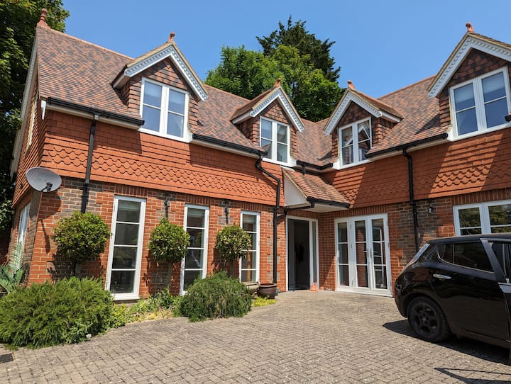 Oasis Of Calm Seconds From Park: 4 Bed, 4.5 Bath - Brighton