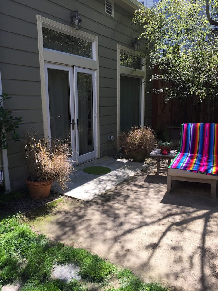 Charming Cottage In Haight-ashbury Garden - San Francisco, CA