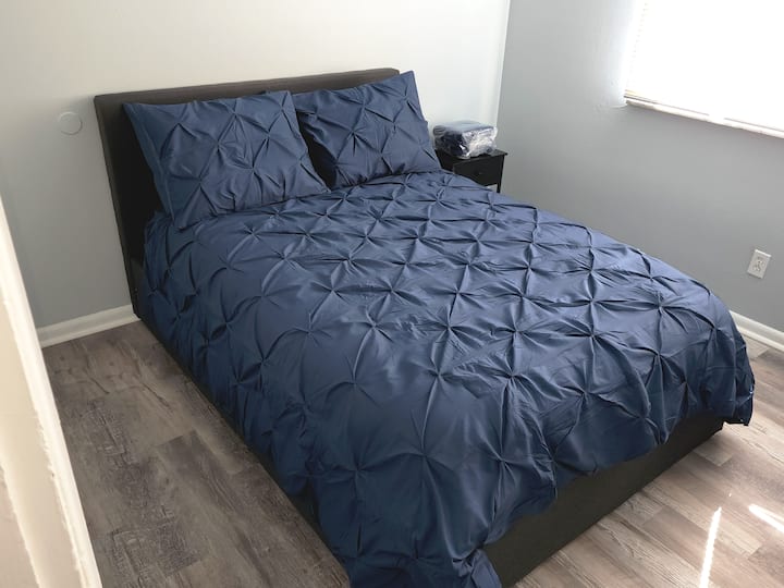 Female Only: Large Private Bedroom 3b - Cincinnati, OH