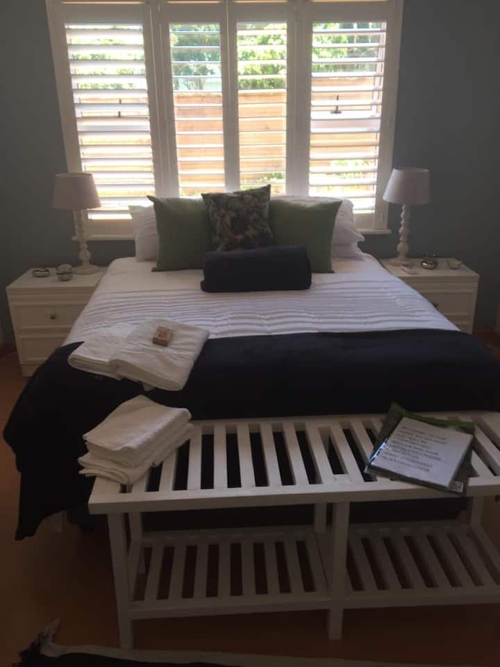 Relaxing Studio With Separate Bedroom & Ensuite. - Mount Edgecombe