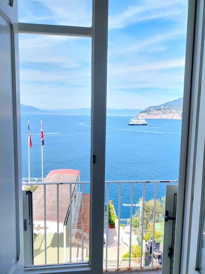 Spettacolare Vista Mare E Vesuvio - Sorrento