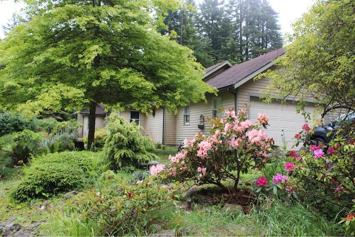 Retreat In The Redwoods - Arcata, CA
