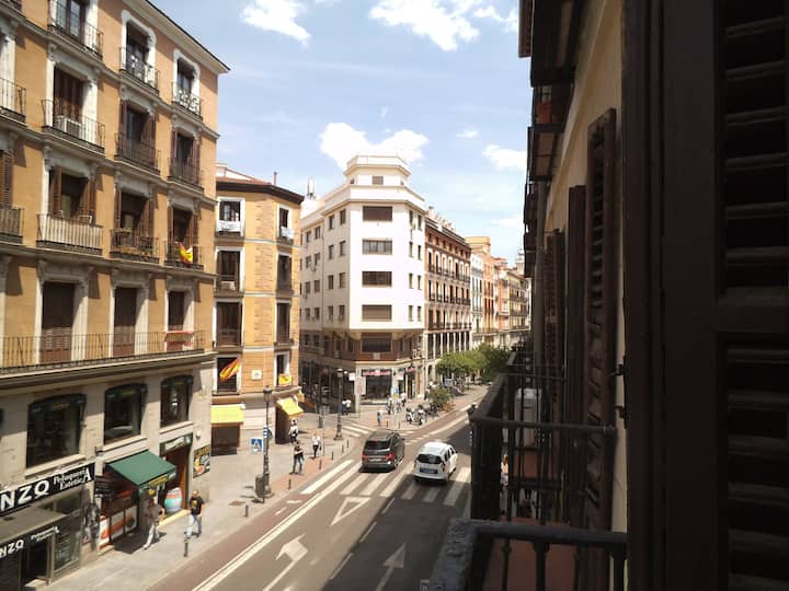 Estudio Colindante Con La Plaza Mayor - Madryt