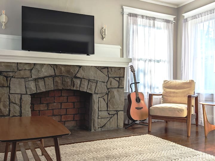 3 Bedroom Crescent Hill Cottage - Louisville, KY