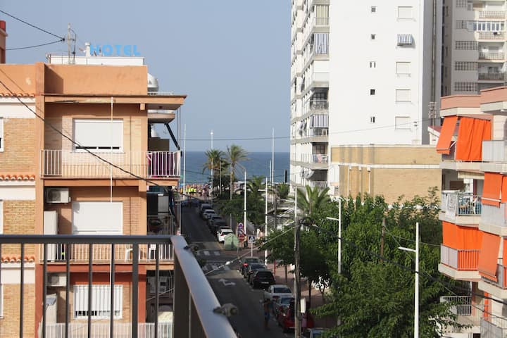 Tranquilo Y Luminoso Apartamento En Gandía Playa - Gandía