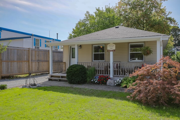 Lakesedge Cottage...... Perfect Location! - Niagara-on-the-Lake