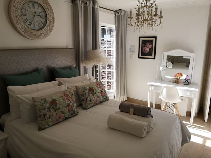 Soteria Five Close To Airport - Kempton Park