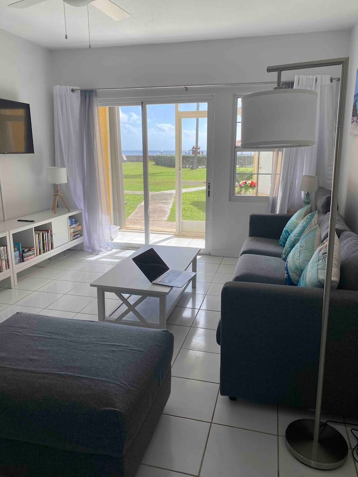 Oceanfront Condo-pool, Sunset Boardwalk, Modern - Cayman Islands