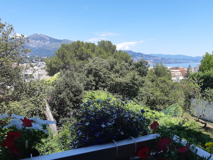 Résidence Climatisée, Belle Vue, 5min De La Plage. - Roquebrune-Cap-Martin