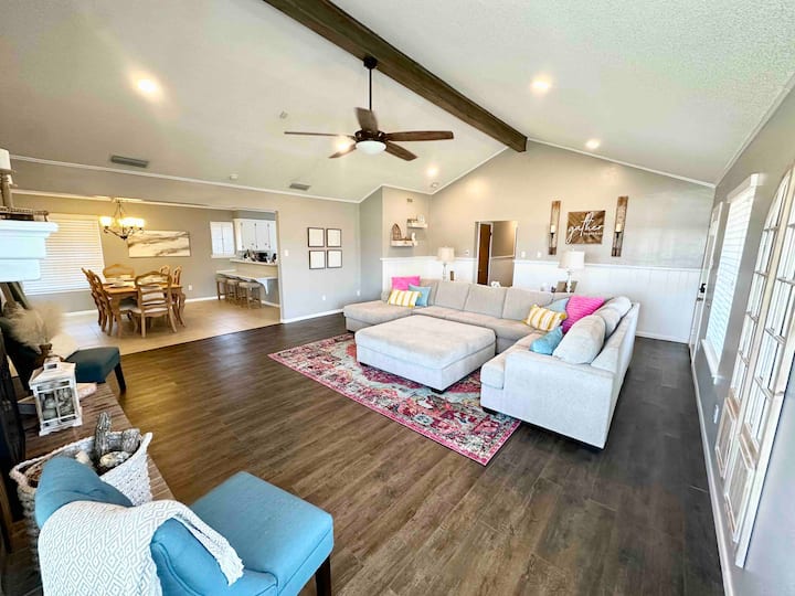 Brit's Big Bunkhouse - Abilene, TX