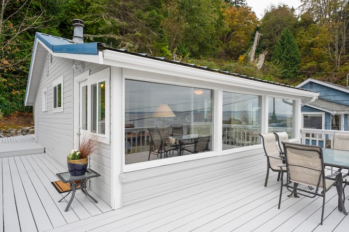 Gorgeous Puget Sound Views W/huge Deck & Sunsets - Camano Island, WA
