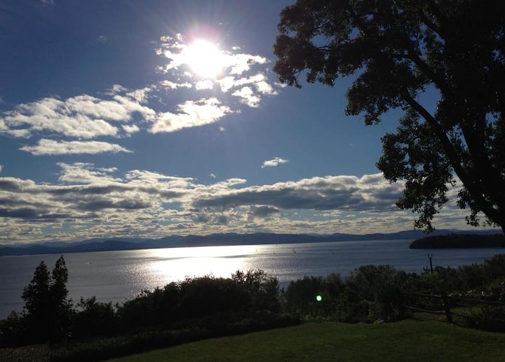 Lake Champlain And Adirondack Views - Burlington, VT