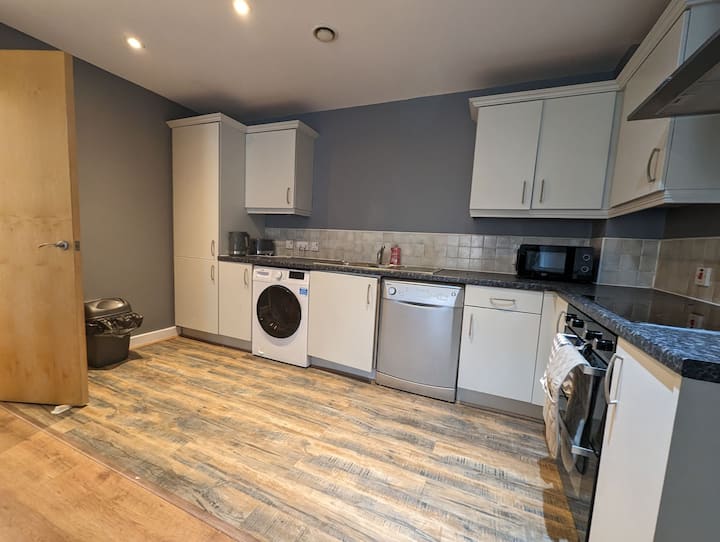 Pottery Manor - Stoke-on-Trent