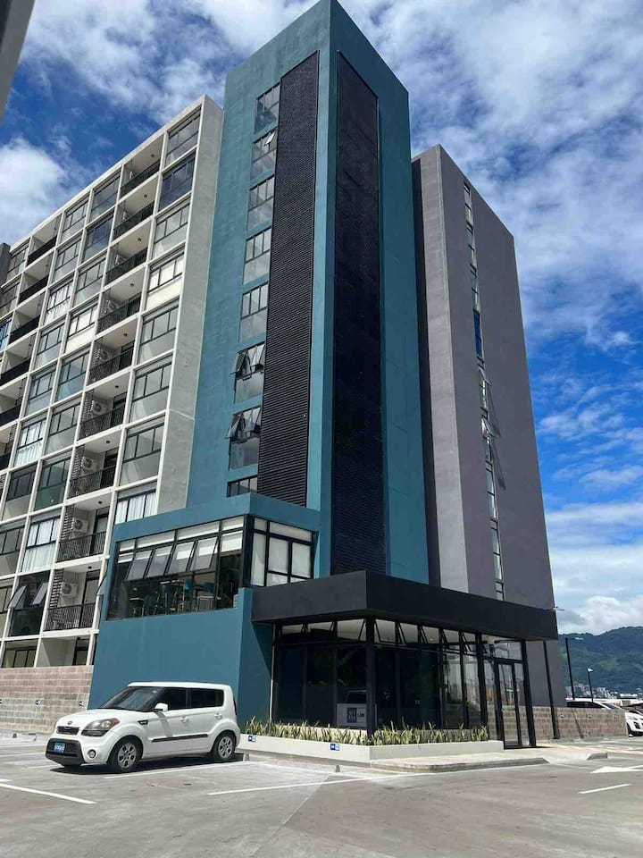 Cozy, Spacious 2br Apt W/ Mountainview - San Salvador