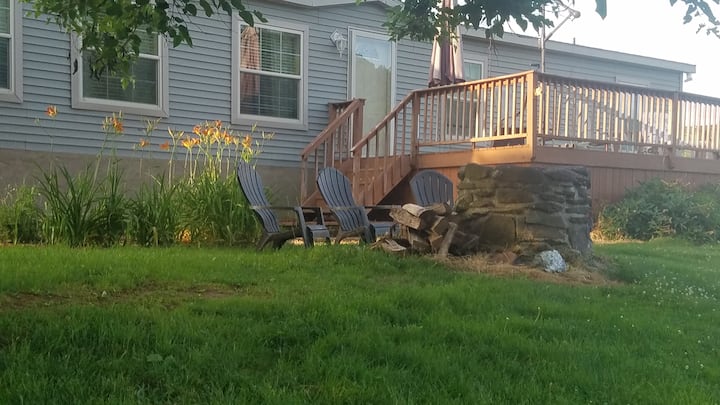 Cozy Home On 35 Private Acres - Hobart