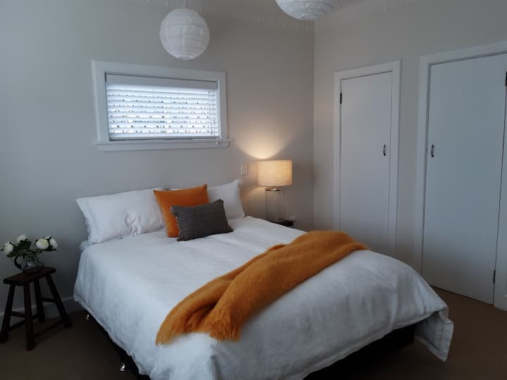 Sunshine Cottage - 