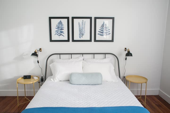 Renovated! - Front Porch Suite - New Orleans, LA