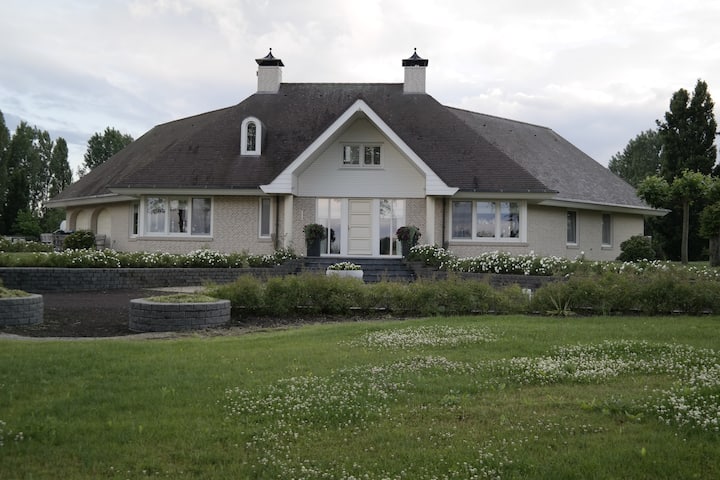 Unieke Luxe Villa, Incl. Visvijver - Zaltbommel