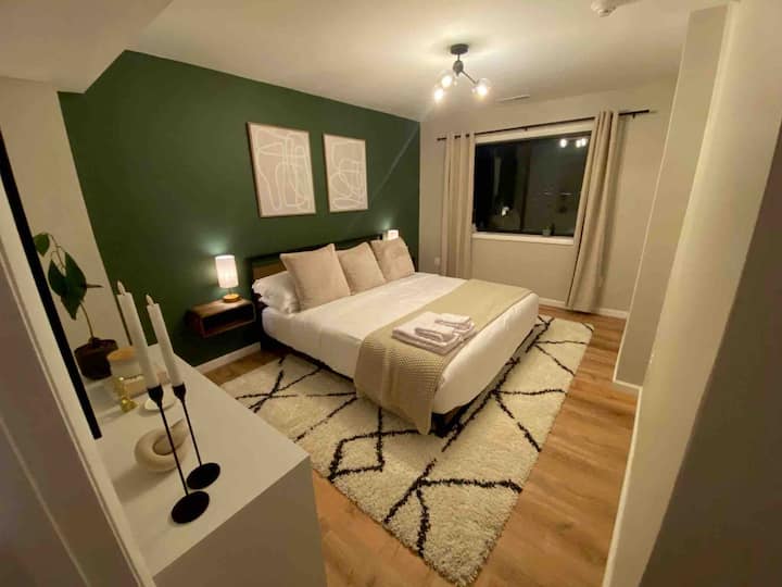 Adorable Modern Farmhouse Style Bottom Unit - Annandale, VA