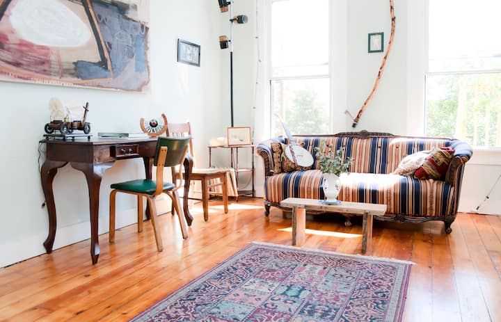 Eclectic West Town 2br W/ Vintage Charm - Chicago, IL
