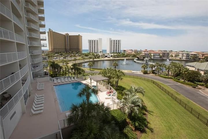 Beautiful 3br/3ba Condo- Pelican Resort, Destin - Destin, FL