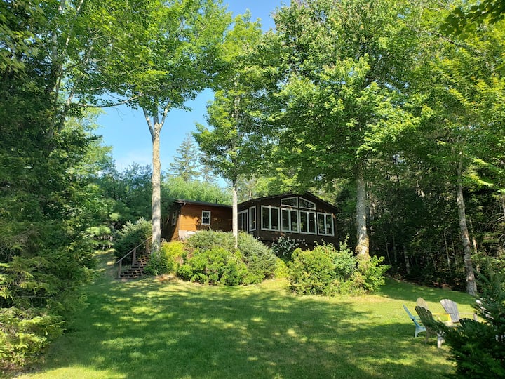 Authentic Lakefront Cottage - Nova Scotia