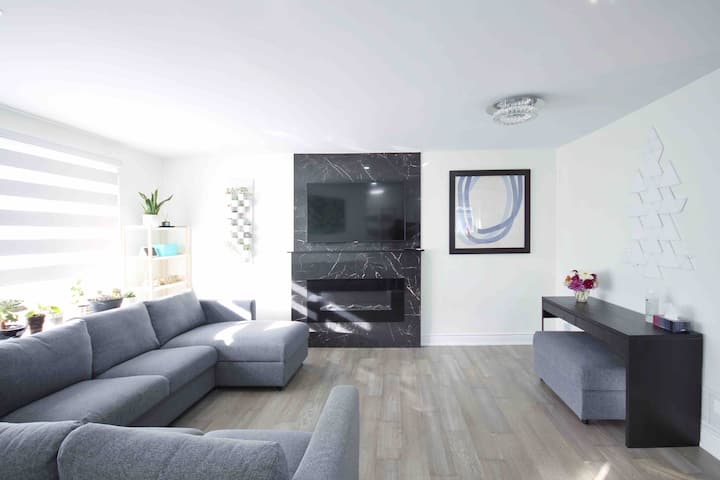 2br-2ba Main Level Private Guest Suite Near Sq1 - Mississauga