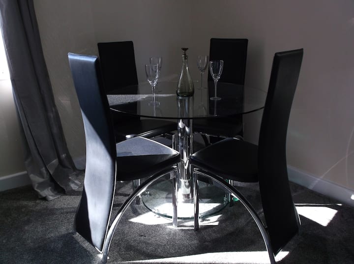 2 Bed Apartment, Village Location - Nottingham