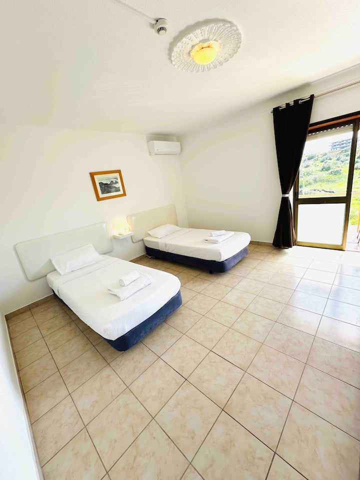 Cozy & Private Family Room In Portimao. Algarve - Portimão