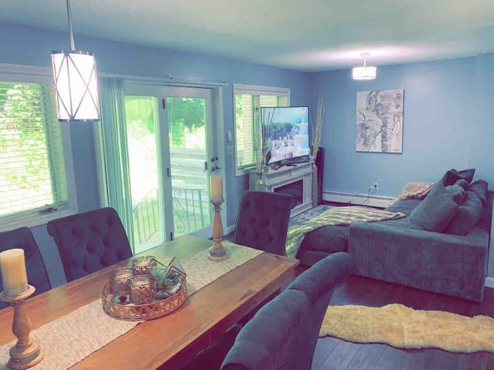 Two Bedroom 1.5 Bath Parkside Townhouse. - Leominster, MA