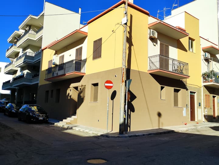 Independent Apartment On The Sea Up To 15 Places, Modern, Finely Furnished - Gallipoli