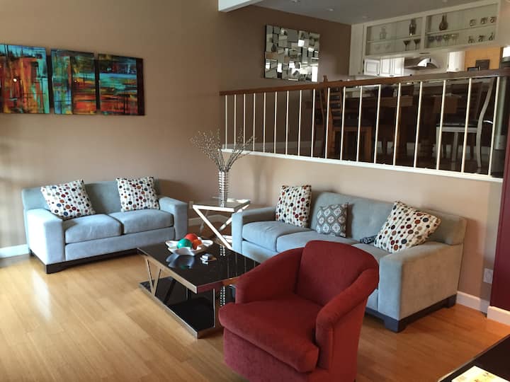 2 Bedroom Townhouse With Pool - Marina del Rey, CA