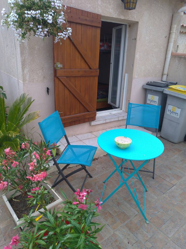 Chambre Privative, 2 Couchages - Hyères