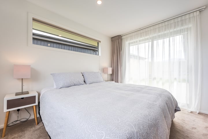 Bright & Clean Private Room. Own Bathroom + Sk Bed - ニュージーランド クイーンズタウン