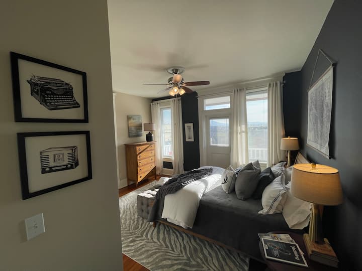 Historic Downtown 2 Br/2ba  Executive Suite With Parking - Roanoke, VA