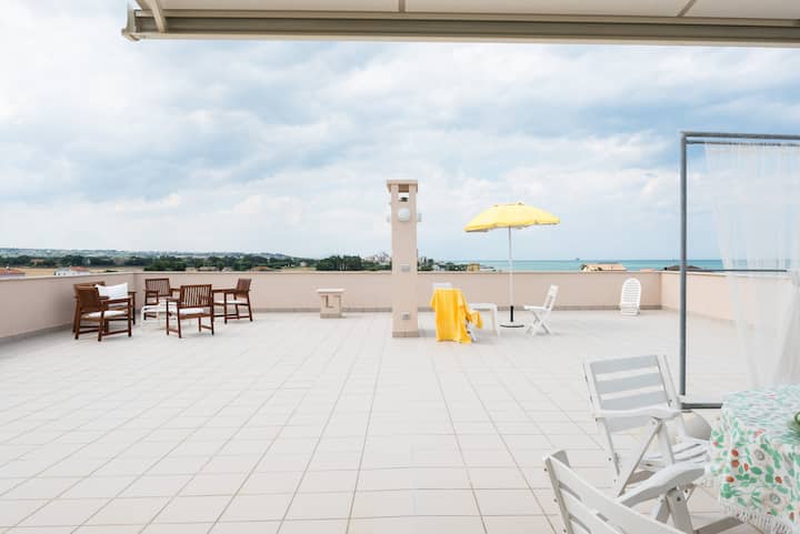 Magnifico Terrazzo Sospeso Tra Mare E  Collina - Porto San Giorgio